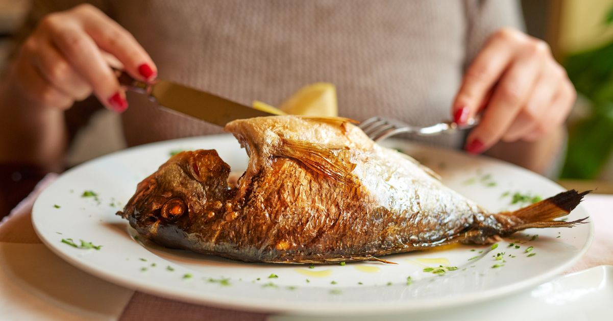 Cómo usar cubiertos de pescado 🍴 Pidemesa